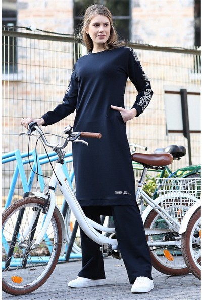 Tommy Life Cepli Kolları Desenli Lacivert Kadın Tunik Takım Tommy Life Cepli Kolları Desenli Lacivert Kadın Tunik Takım