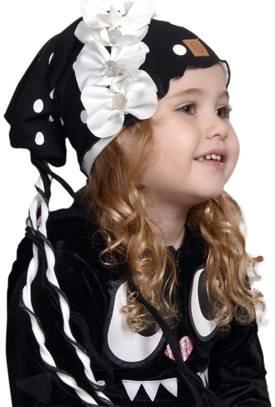 Babygiz Siyah Üstüne Beyaz Puantiye Desenli Beyaz Ve Püskül Aksesuarlı Bere