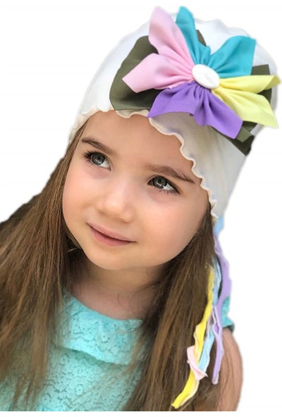 Babygiz Beyaz Üstüne Renkli Çiçek Aksesuarlı Renkli Püskül Detaylı Şapka