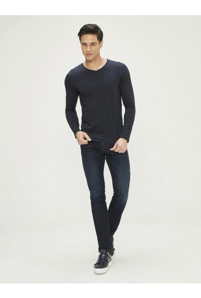 Xint Erkek V Yaka Uzun Kollu Basic Tişört Xint Erkek V Yaka Uzun Kollu Basic Tişört