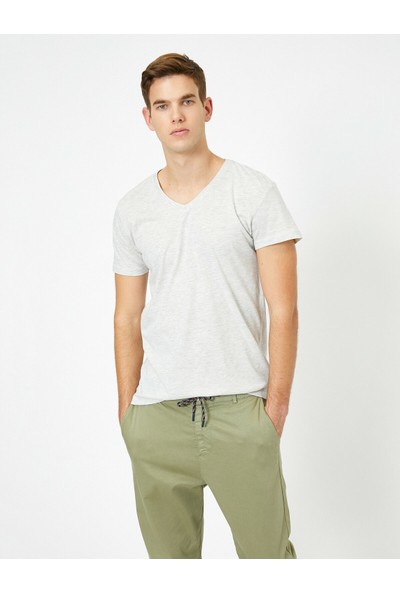 Koton V Yaka Pamuklu Slim Fit Basic Tişört