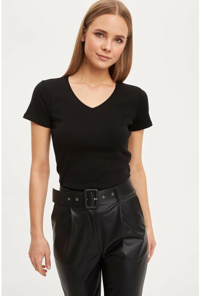 DeFacto Slim Fit V Yaka Basic Kısa Kollu Tişört I1080AZ20SP DeFacto Slim Fit V Yaka Basic Kısa Kollu Tişört I1080AZ20SP