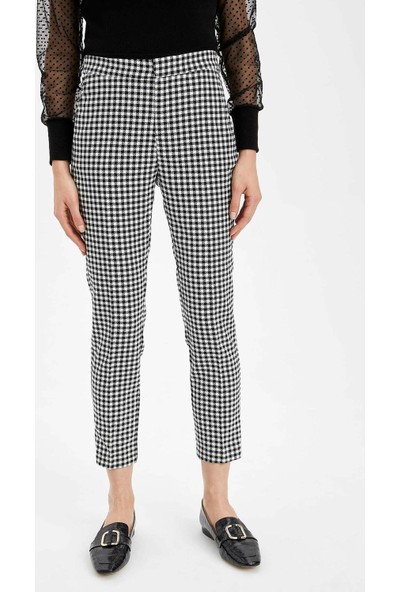 DeFacto Slim Fit Cep Detaylı Basic Dokuma Pantolon N2288AZ20SP DeFacto Slim Fit Cep Detaylı Basic Dokuma Pantolon N2288AZ20SP