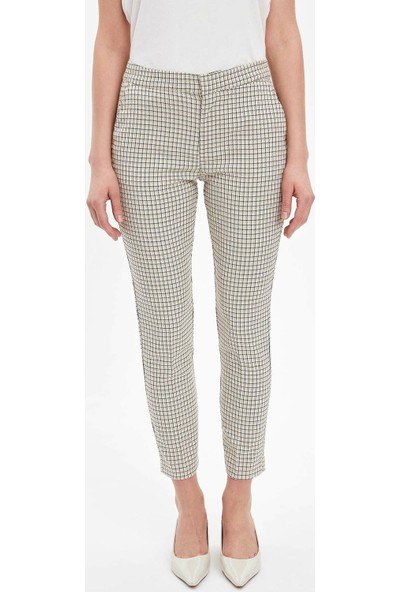 DeFacto Slim Fit Cep Detaylı Basic Dokuma Pantolon N2288AZ20SP DeFacto Slim Fit Cep Detaylı Basic Dokuma Pantolon N2288AZ20SP