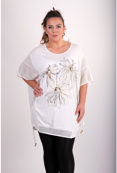 Maxlive Beyaz Kolları ve Etek ucları Detaylı Büyük Beden Bluz