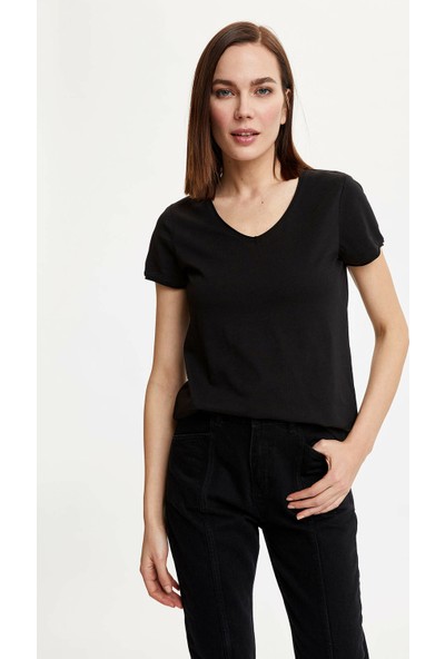 Defacto V Yaka Basic Relax Fit Kısa Kollu Tişört K1507AZ20SP Defacto V Yaka Basic Relax Fit Kısa Kollu Tişört K1507AZ20SP
