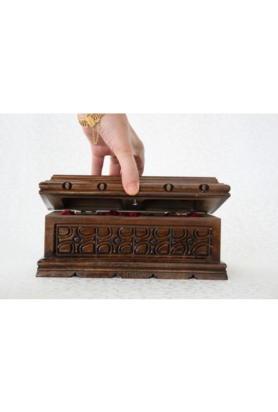 Hakkak Düğmeli Ahşap Kutu