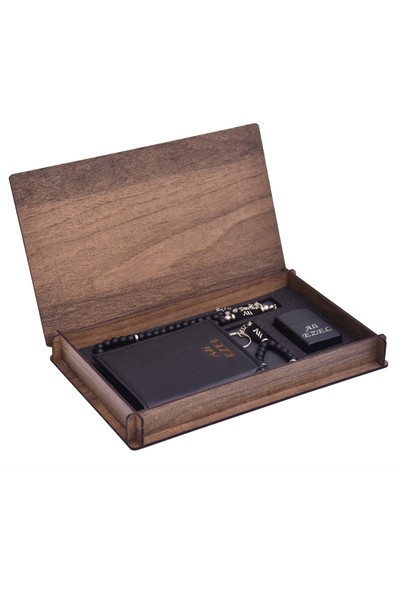 Ahşap Şehri Isme Özel Tesbih Tesbih Anahtarlık Çakmak ve Cüzdan Set Ahşap Şehri Isme Özel Tesbih Tesbih Anahtarlık Çakmak ve Cüzdan Set