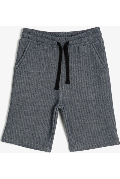 Koton Normal Bel İnce Sweat Kumaşından Cepli Beli Kordonlu Şort Koton Normal Bel İnce Sweat Kumaşından Cepli Beli Kordonlu Şort