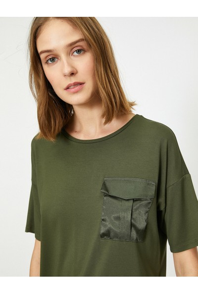 Koton Saten Cep Detaylı Kısa Kollu Tişört