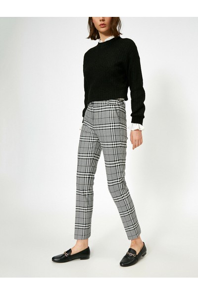 Koton Kadın Ekoseli Slim Fit Pantolon Koton Kadın Ekoseli Slim Fit Pantolon