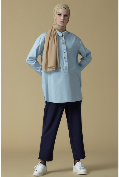 Armine Nakış Detaylı Bluz