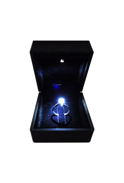 Osmanlı Gümüş Işıklı Pırlanta Tektaş Yüzük Kutusu Osmanlı Gümüş Işıklı Pırlanta Tektaş Yüzük Kutusu