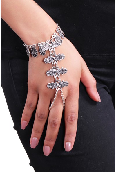 Labalaba Kadın Antik Gümüş Kaplama Zincirli Fatı'manın Eli Şahmeran Labalaba Kadın Antik Gümüş Kaplama Zincirli Fatı'manın Eli Şahmeran