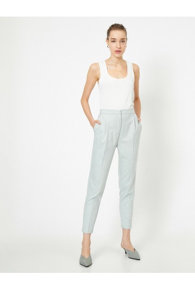 Koton Kadın Kısa Paça Pilili Pantolon