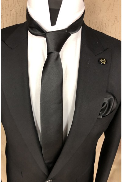 Quesste Düz Saten İnce Mendilli Kravat Siyah 6 cm Quesste Düz Saten İnce Mendilli Kravat Siyah 6 cm