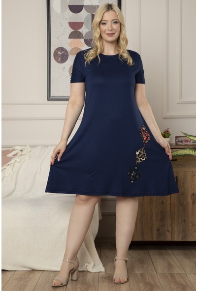 1fazlası Kadın Büyük Beden Patchwork Desenli Midi Elbise 1fazlası Kadın Büyük Beden Patchwork Desenli Midi Elbise