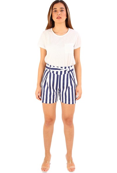 Alexander Gardi Bağlamali Çizgili Şort Beyaz-Mavi (B19-150401) Alexander Gardi Bağlamali Çizgili Şort Beyaz-Mavi (B19-150401)