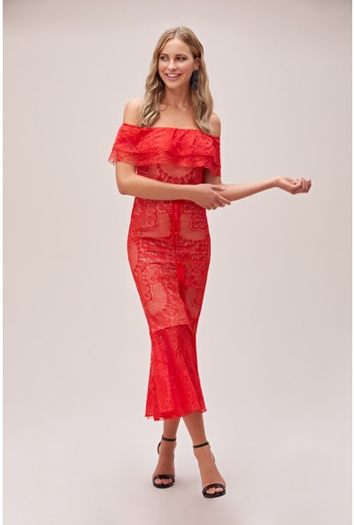 Oleg Cassini Kırmızı Straplez Dantel Işlemeli Güpürlü Midi Abiye Elbise
