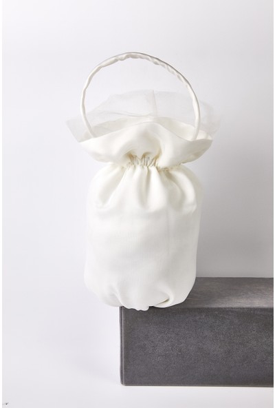 Oleg Cassini Saten Gelin Kesesi Tül Detaylı