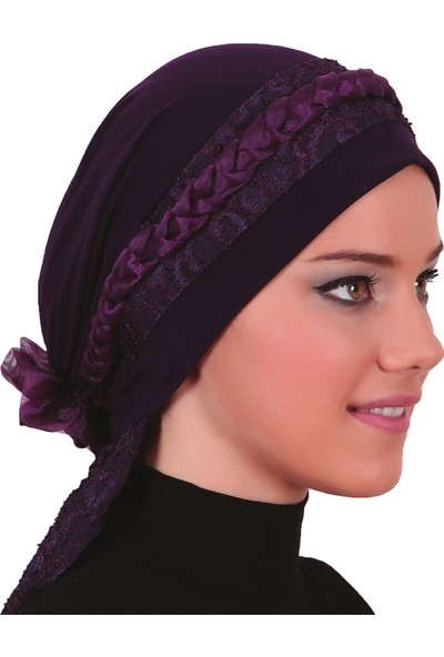 Fidan Bone Dantel Burgulu Mor Organze Saç Örgülü ve Arkası Güllü Aksesuarlı Hazır Türban Tesettür Bone Fidan Bone Dantel Burgulu Mor Organze Saç Örgülü ve Arkası Güllü Aksesuarlı Hazır Türban Tesettür Bone