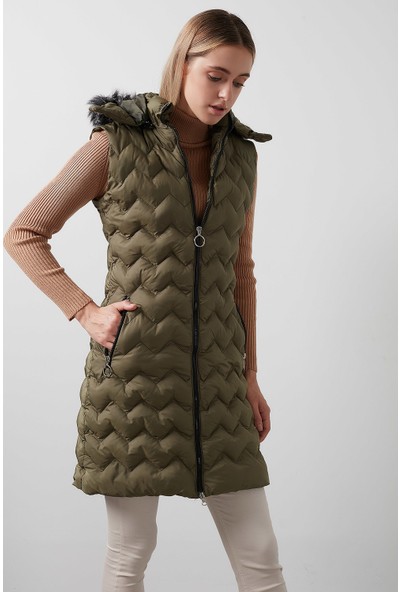 Lela Yakası Suni Kürklü Çıkarılabilir Kapüşonlu Slim Fit Uzun Şişme Yelek Kadın Yelek 5761080 Lela Yakası Suni Kürklü Çıkarılabilir Kapüşonlu Slim Fit Uzun Şişme Yelek Kadın Yelek 5761080