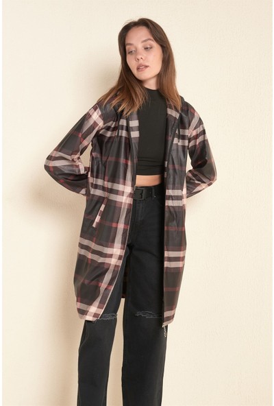 Z Giyim Kadın Siyah Kareli Kapşonlu Fermuarlı Trençkot Z Giyim Kadın Siyah Kareli Kapşonlu Fermuarlı Trençkot