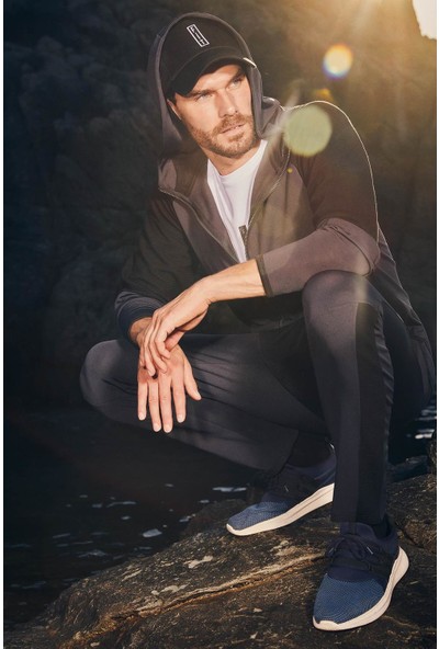 DeFacto Slim Fit Kapüşonlu Fermuarlı Uzun Kollu Hırka S0636AZ20AU DeFacto Slim Fit Kapüşonlu Fermuarlı Uzun Kollu Hırka S0636AZ20AU