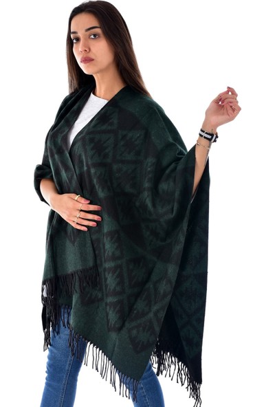 Pemilo Kadın Çift Taraflı Desenli Panço Yeşil Pemilo Kadın Çift Taraflı Desenli Panço Yeşil