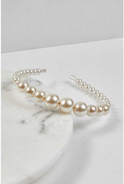 Oleg Cassini Kırık Beyaz Incili Gelin Tacı Oleg Cassini Kırık Beyaz Incili Gelin Tacı