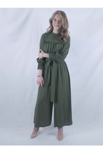 Sümeyra Küçükşahin Haki Robalı Tulum Sümeyra Küçükşahin Haki Robalı Tulum