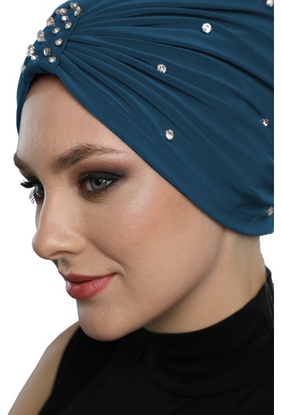 Fidan Bone Swarovskili Astarlı El İşi Swarovski İşlemeli Hazır Bone Fidan Bone Swarovskili Astarlı El İşi Swarovski İşlemeli Hazır Bone