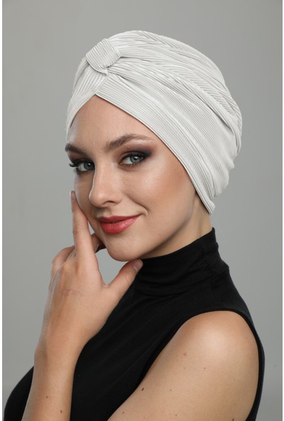 Fidan Bone Çapraz Plise Bantlı Astarlı Hazır Türban Tesettür Havuz Bonesi Fidan Bone Çapraz Plise Bantlı Astarlı Hazır Türban Tesettür Havuz Bonesi