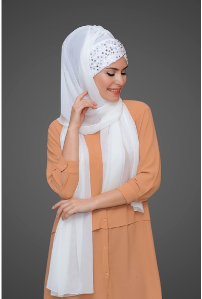 Hürrem Kadın Beyaz Pullu Pileli Bone Şal Hürrem Kadın Beyaz Pullu Pileli Bone Şal