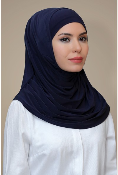 Hürrem Kadın Lacivert Pratik Boneli Şal Hürrem Kadın Lacivert Pratik Boneli Şal