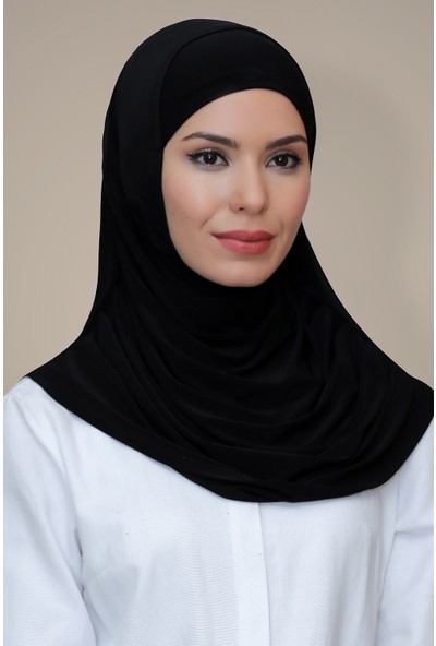 Hürrem Kadın Siyah Pratik Boneli Şal Hürrem Kadın Siyah Pratik Boneli Şal