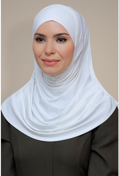 Hürrem Kadın Krem Pratik Boneli Şal Hürrem Kadın Krem Pratik Boneli Şal