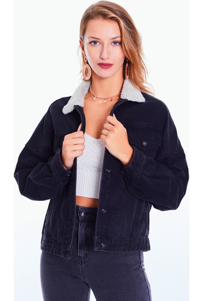 Vintage Denim Kadın Siyah Yakası Kürklü Oversize Kot Ceket Vintage Denim Kadın Siyah Yakası Kürklü Oversize Kot Ceket
