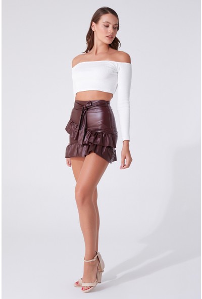 Berfuğ Kıran Fırfır Detaylı Deri Mini Etek Berfuğ Kıran Fırfır Detaylı Deri Mini Etek