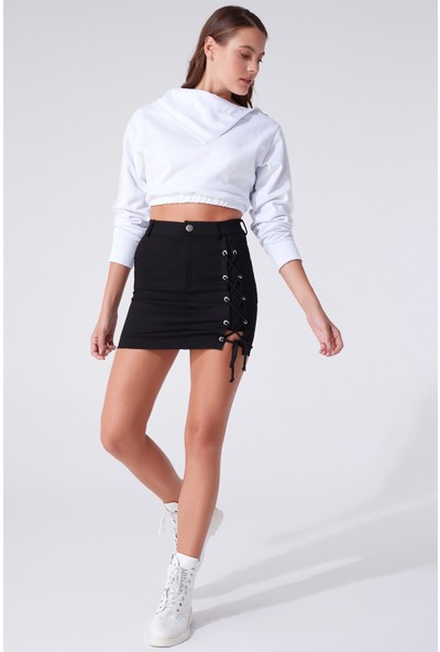Berfuğ Kıran Ip Detaylı Mini Kot Etek