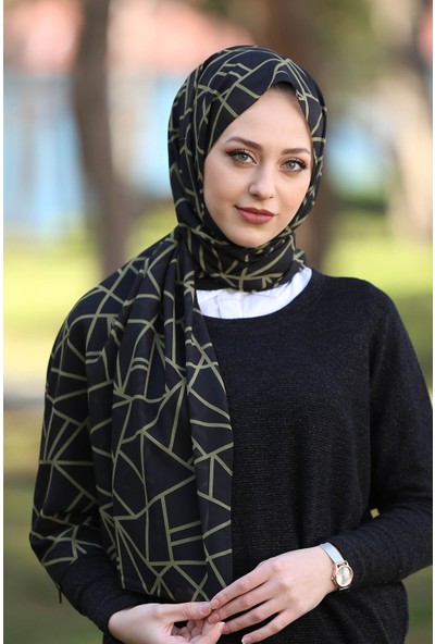 Stella Üçgen Desen Şal Siyah Rengi 70X180CM