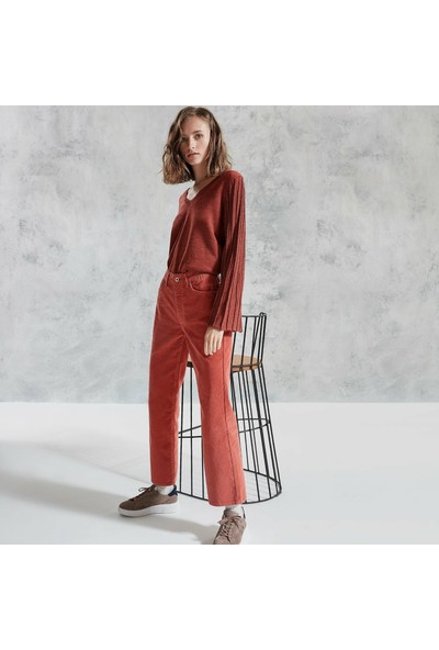 Yargıcı Kemer Detaylı Denim Pantolon
