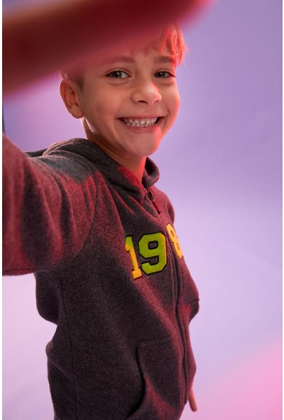 DeFacto Erkek Çocuk Kapüşonlu Baskılı Polar Isı Yalıtımlı Warmtech Hırka R7658A620WN