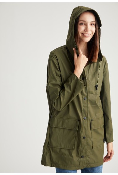 DeFacto Regular Fit Kapüşonlu Su Geçirmez Yağmurluk N6757AZ20AU DeFacto Regular Fit Kapüşonlu Su Geçirmez Yağmurluk N6757AZ20AU