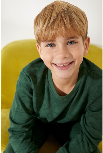 DeFacto Erkek Çocuk Baskı Desenli Sweatshirt S0546A620WN DeFacto Erkek Çocuk Baskı Desenli Sweatshirt S0546A620WN