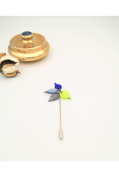 Camada Karışık Renkli Dört Yaprak Tasarım Broş