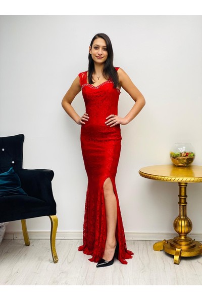 Gökmen Kotan Dantel Balık Yırtmaç Detaylı Kırmızı Abiye Ebise Gökmen Kotan Dantel Balık Yırtmaç Detaylı Kırmızı Abiye Ebise