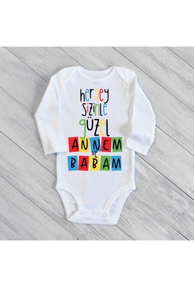Happy Onesie Co Annem ve Babam Çıtçıtlı Bebek Body Happy Onesie Co Annem ve Babam Çıtçıtlı Bebek Body