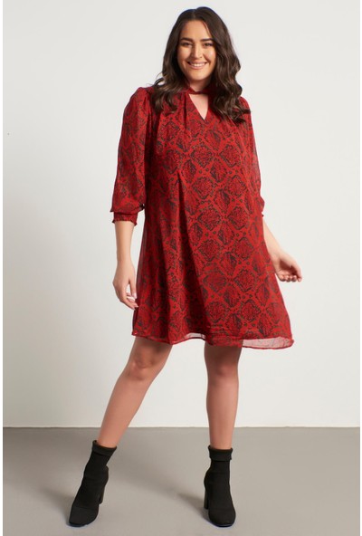 Myline Yaka Detaylı Gipeli Şifon Elbise Myline Yaka Detaylı Gipeli Şifon Elbise