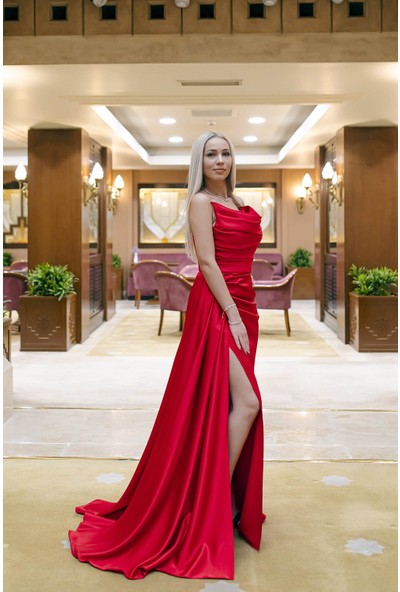 SpringStore Kırmızı Yırtmaçlı Saten Abiye SpringStore Kırmızı Yırtmaçlı Saten Abiye